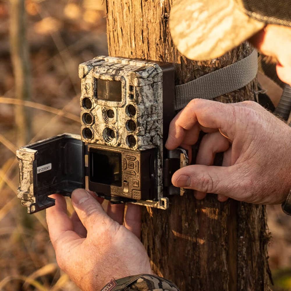 Bushnell CORE DS-4K 32MP No Glow Trail Camera - PicStop 119987M